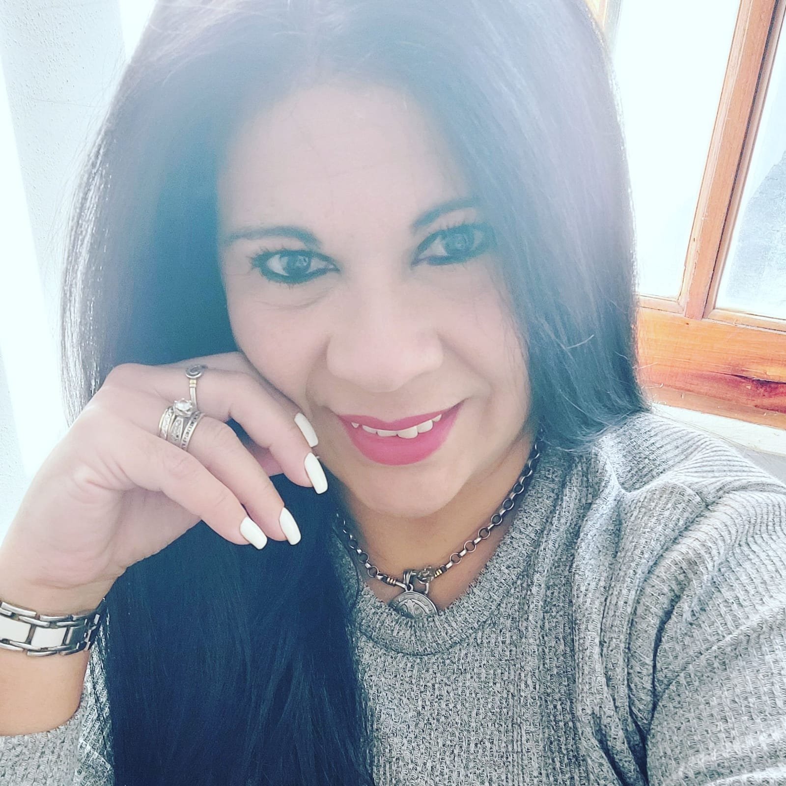 Mundo Holístico: Gabriela Riveros, médium angelical – El Esencial